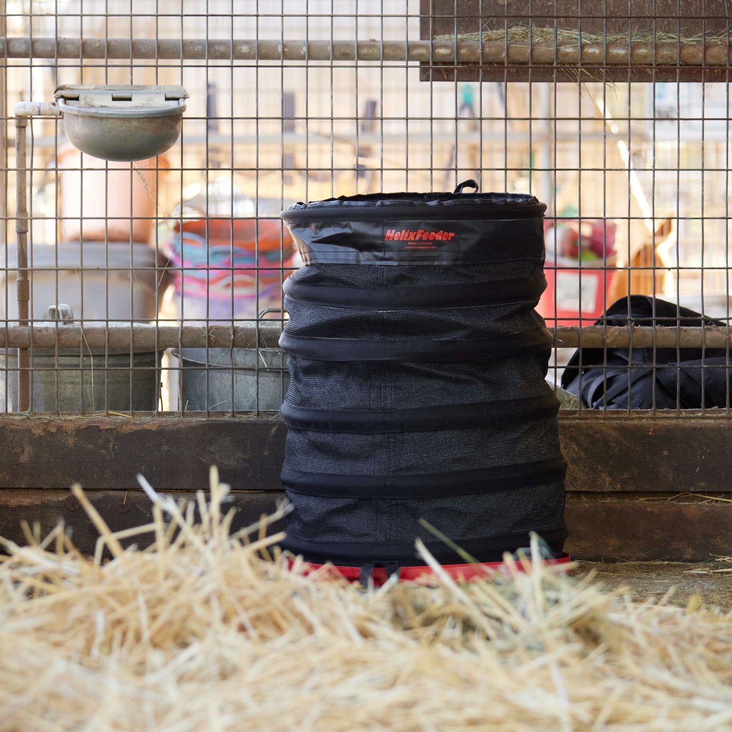 Kiwi Helix Adjustable Collapsible Slow Feeder Gen II | Riding Warehouse